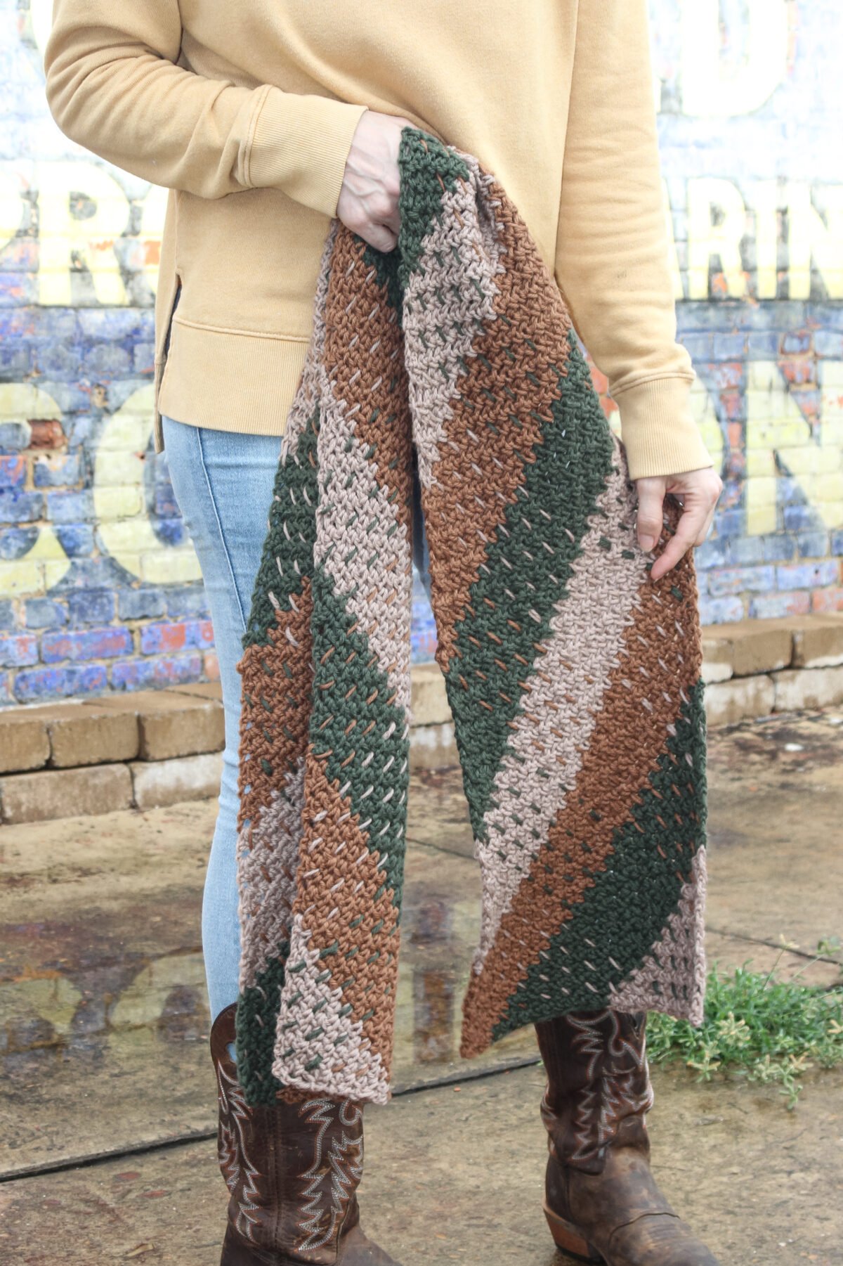 Free C2C Moss Stitch Plaid Scarf Pattern + YouTube Tutorial - Life + Yarn