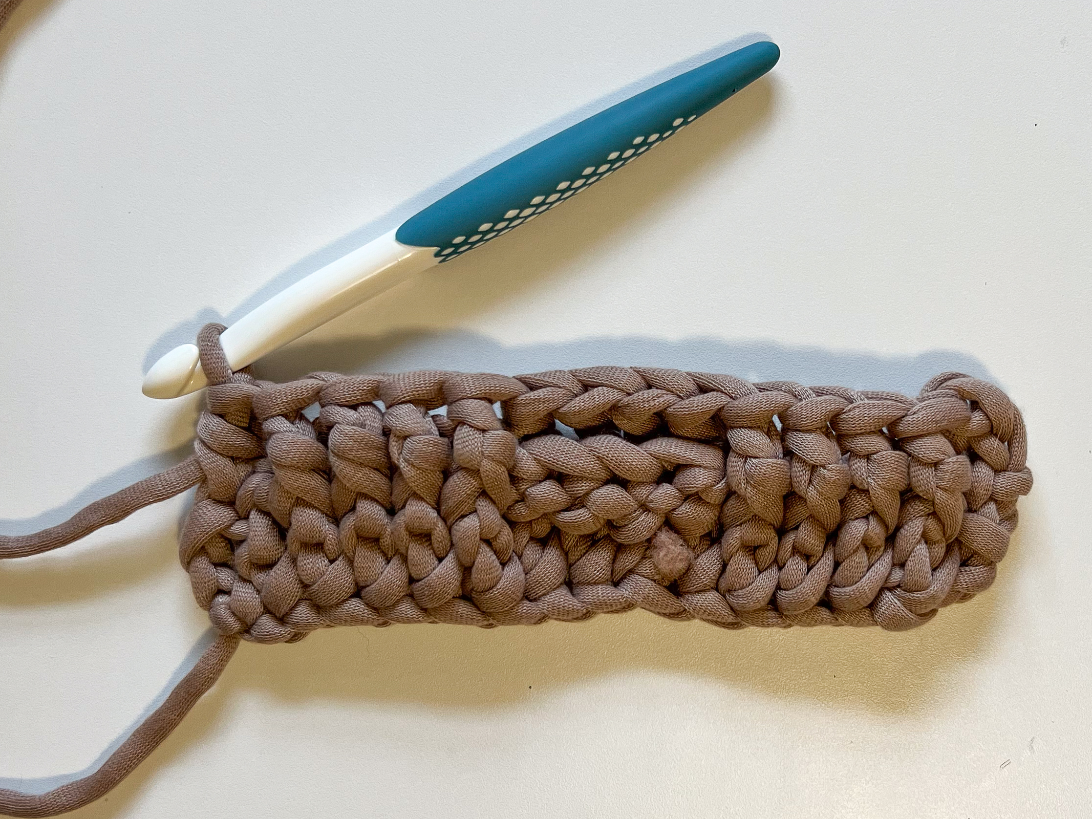 Free DIY Easy Chunky Crochet Rug Pattern with Super Bulky Yarn - Life ...