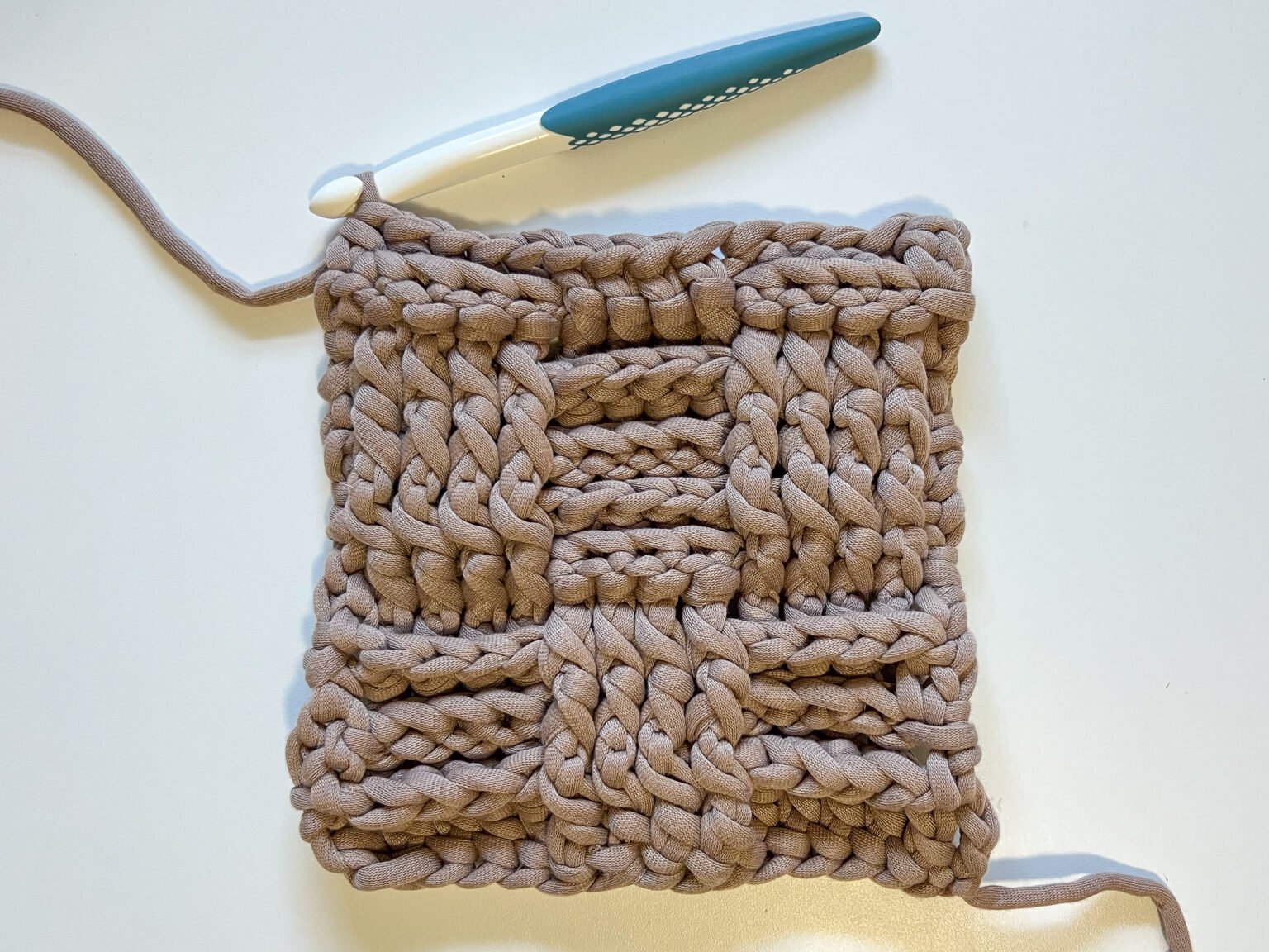 Free DIY Easy Chunky Crochet Rug Pattern with Super Bulky Yarn - Life ...