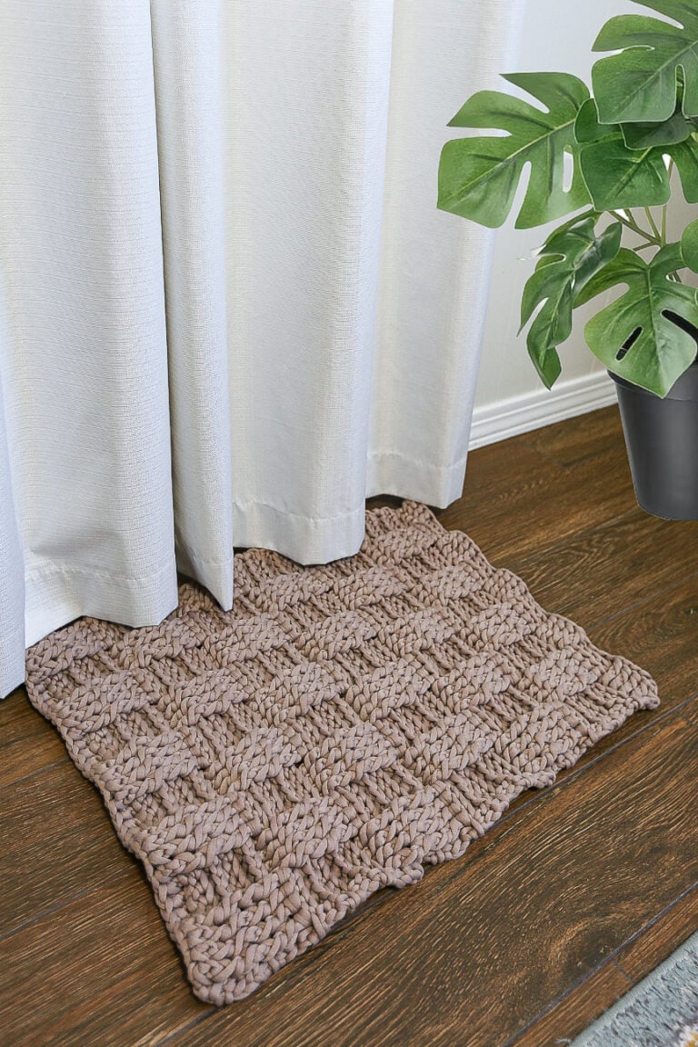 Free DIY Easy Chunky Crochet Rug Pattern with Super Bulky Yarn - Life ...