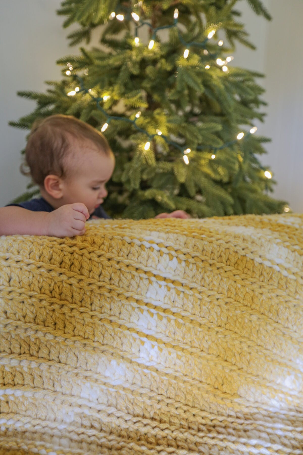 Super Easy Free Bulky Crochet Blanket Pattern - Chunky Knit Look - Life ...