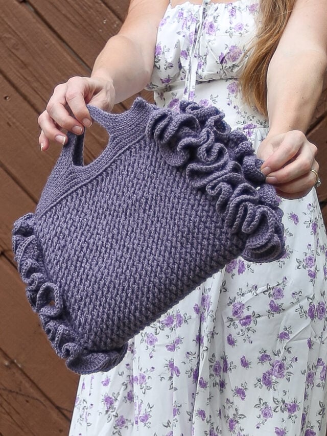 Free Cute Crochet Bag Pattern with Ruffles - Cutest Purse - Life + Yarn
