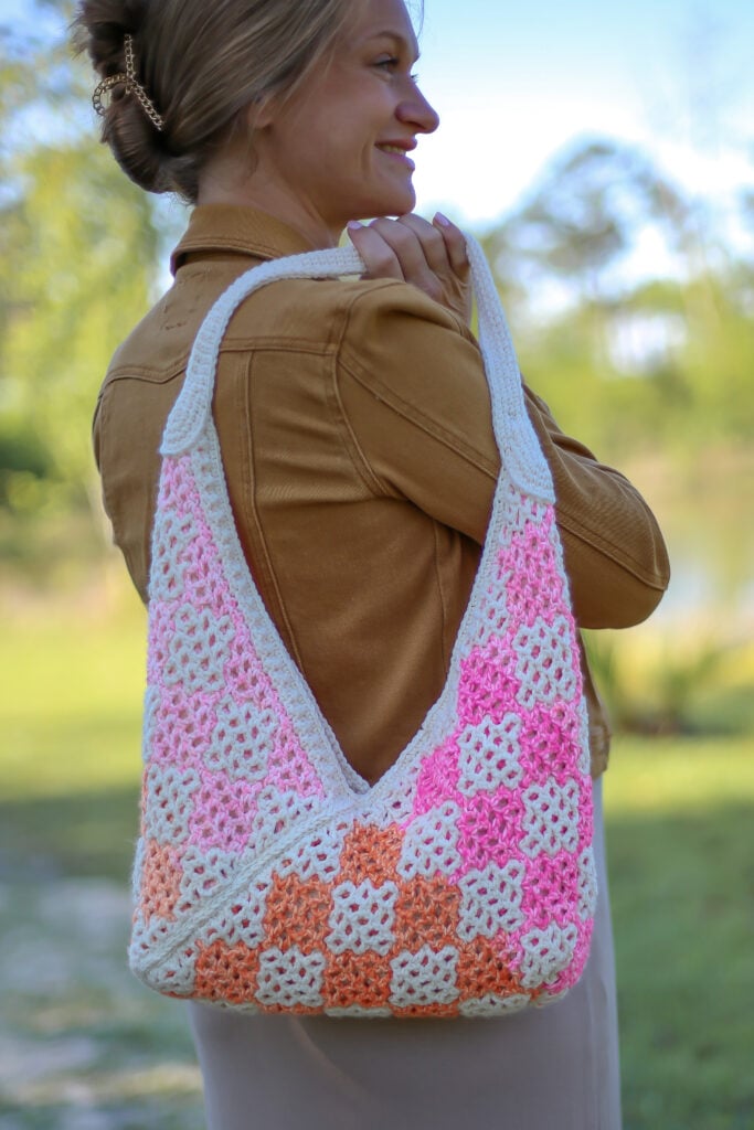 FREE Crochet Checkered Shoulder Bag Pattern & Easy Tutorial - Life + Yarn