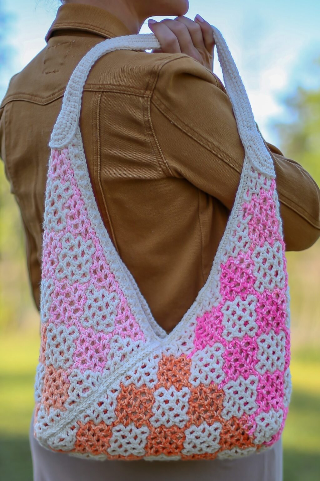 FREE Crochet Checkered Shoulder Bag Pattern & Easy Tutorial - Life + Yarn