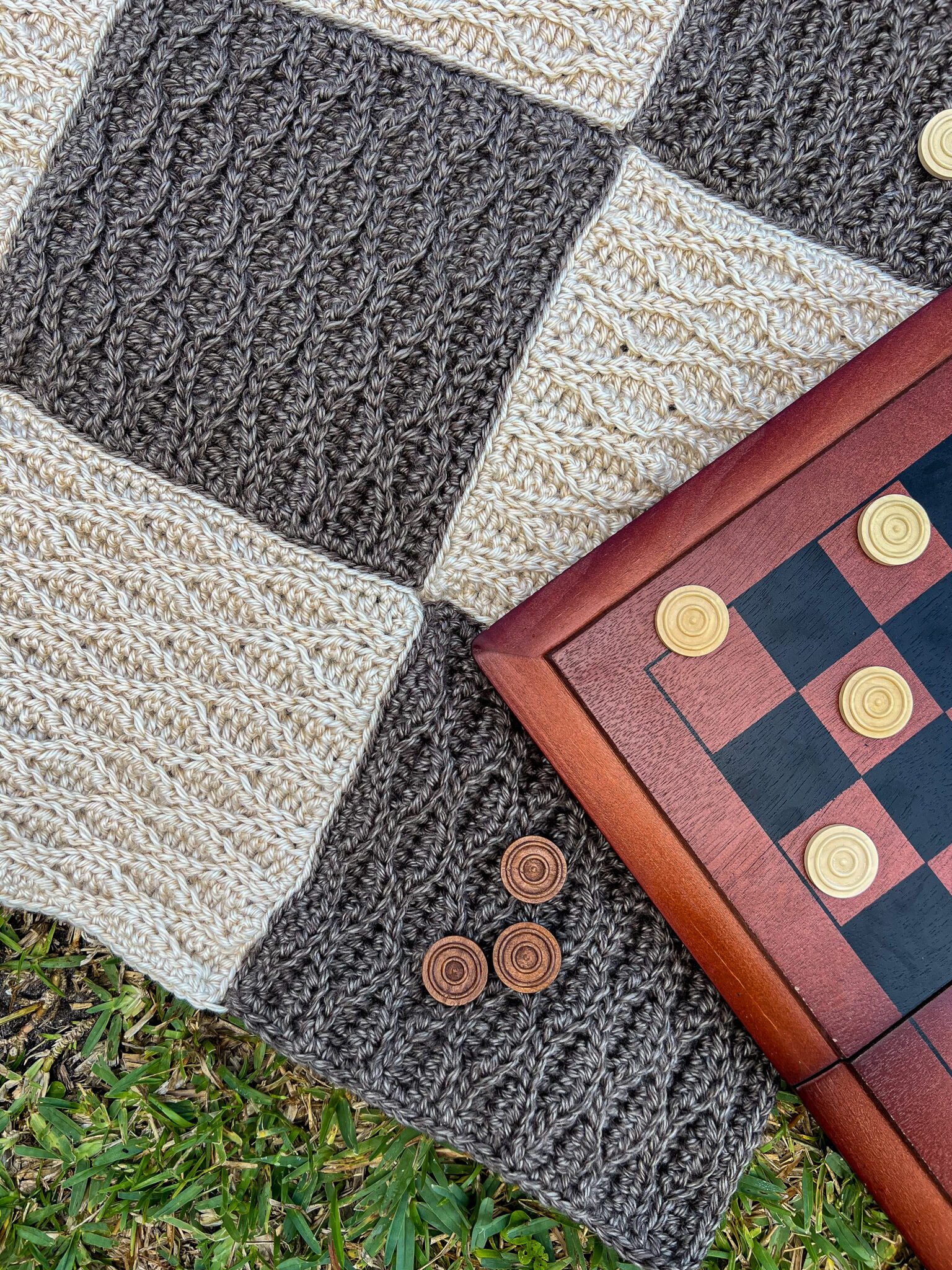 Free Crochet Checkerboard Crochet Blanket Pattern Tutorial - Life + Yarn